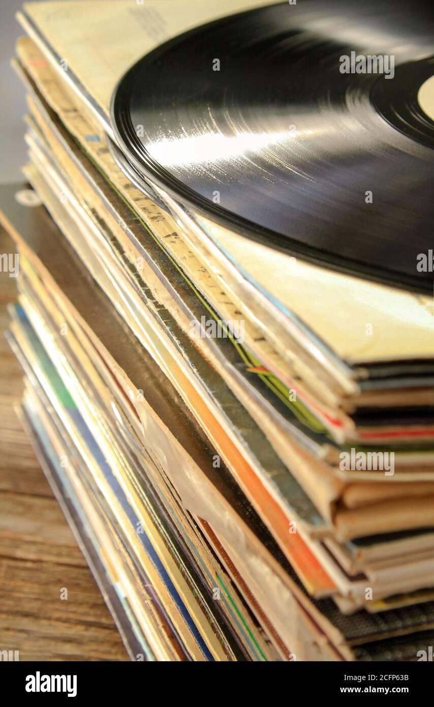 Stack of plates and label hi-res stock photography and images - Alamy