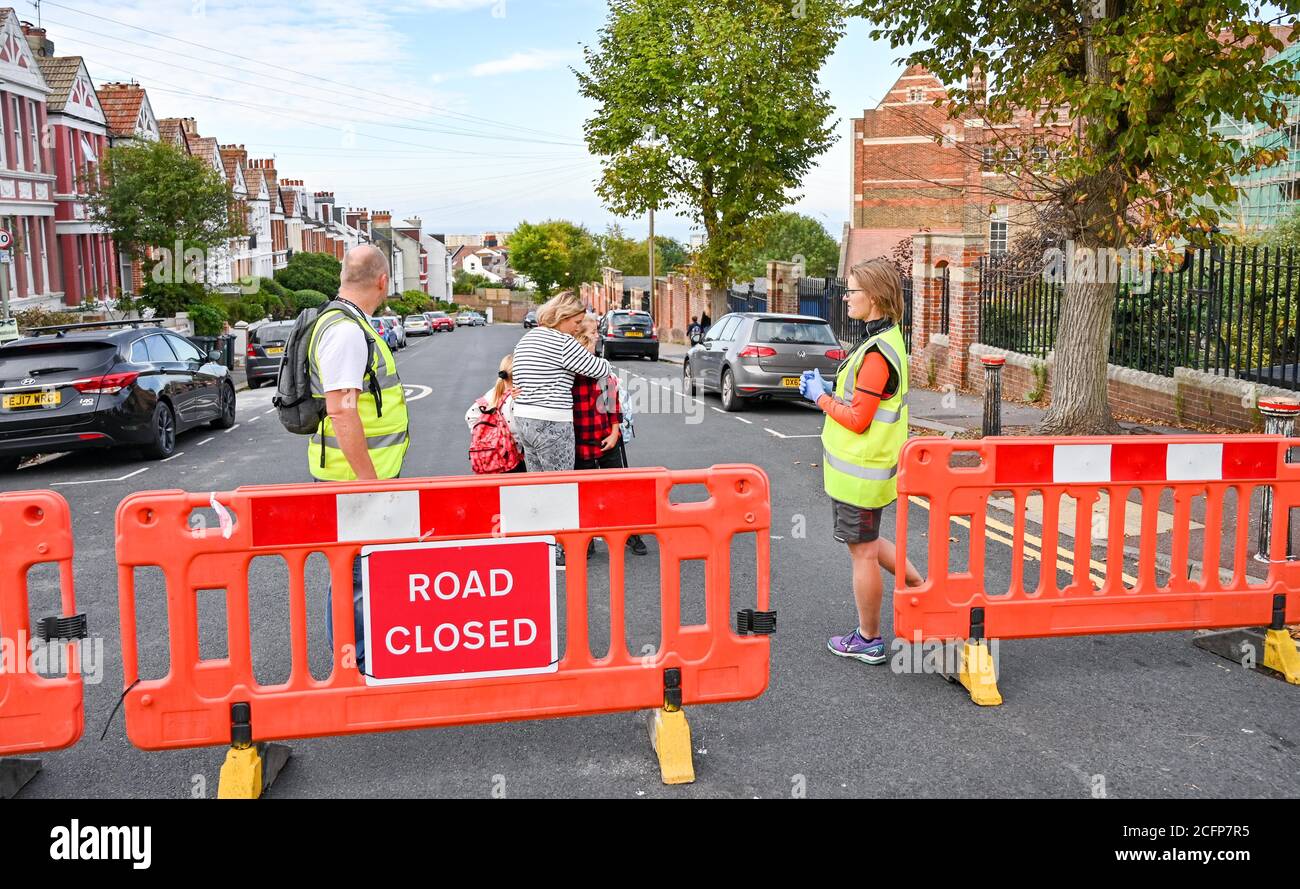 School roads barrier hi-res stock photography and images - Alamy