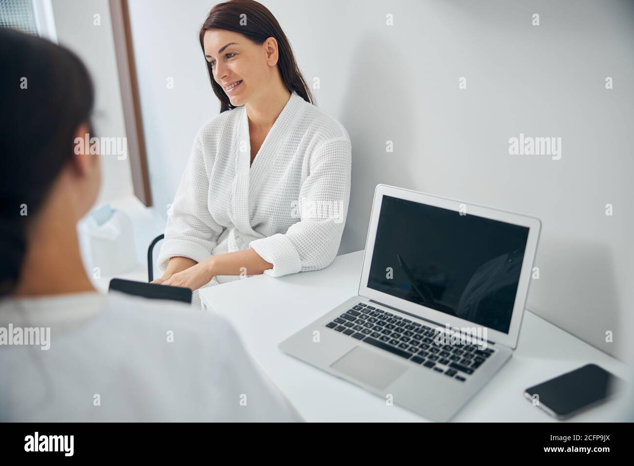 Lady consulting hi-res stock photography and images - Alamy