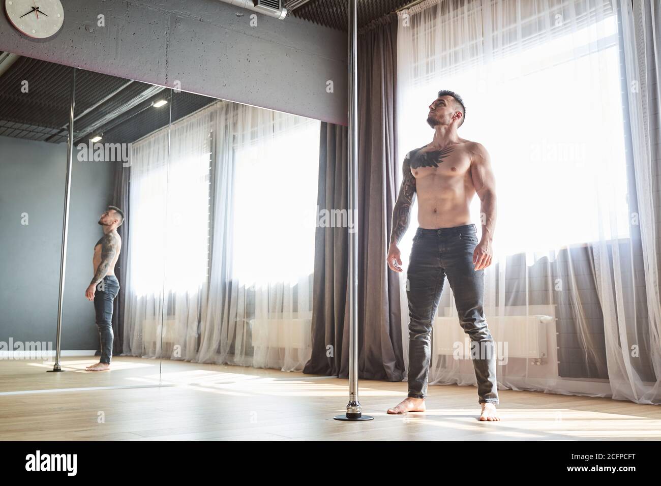 Pole dance class hi-res stock photography and images - Alamy