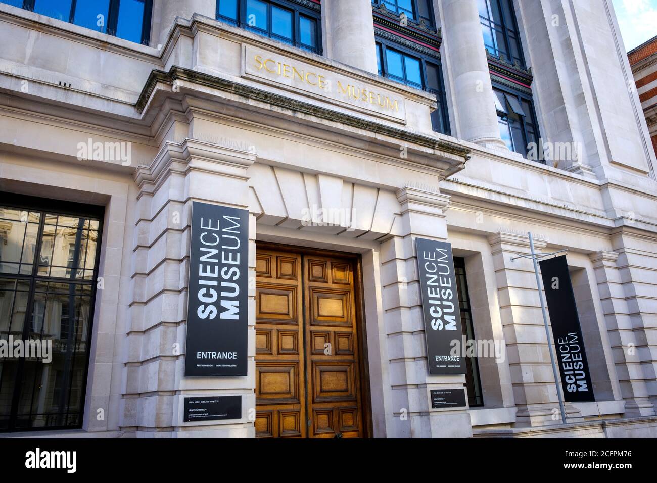 Science museum london exterior hi-res stock photography and images - Alamy