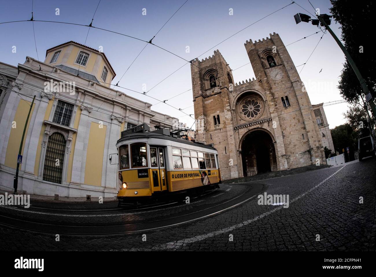 Tranvia lisboa hi-res stock photography and images - Alamy