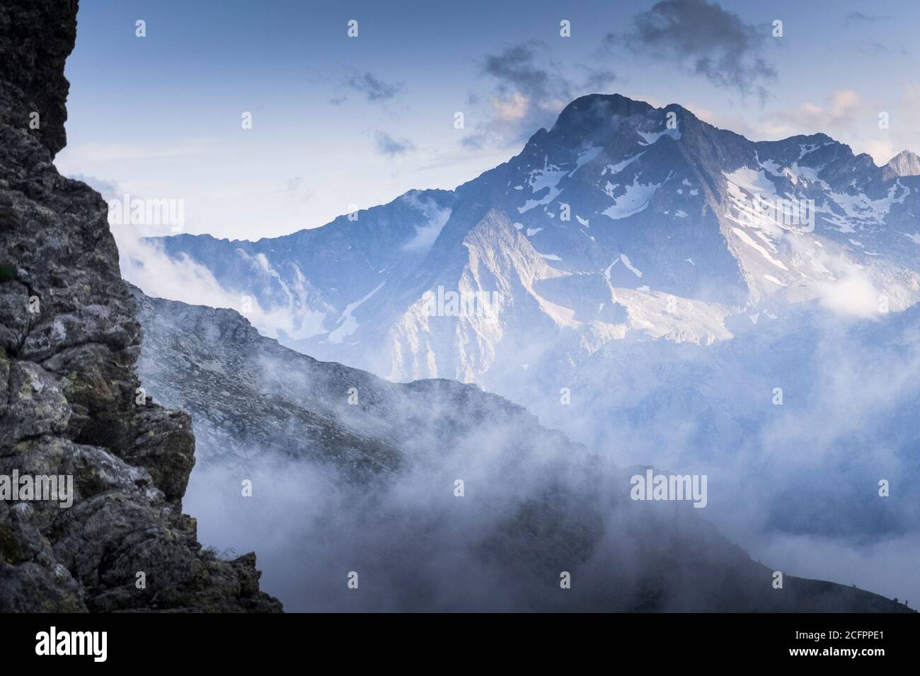 Lights and clouds hi-res stock photography and images - Alamy