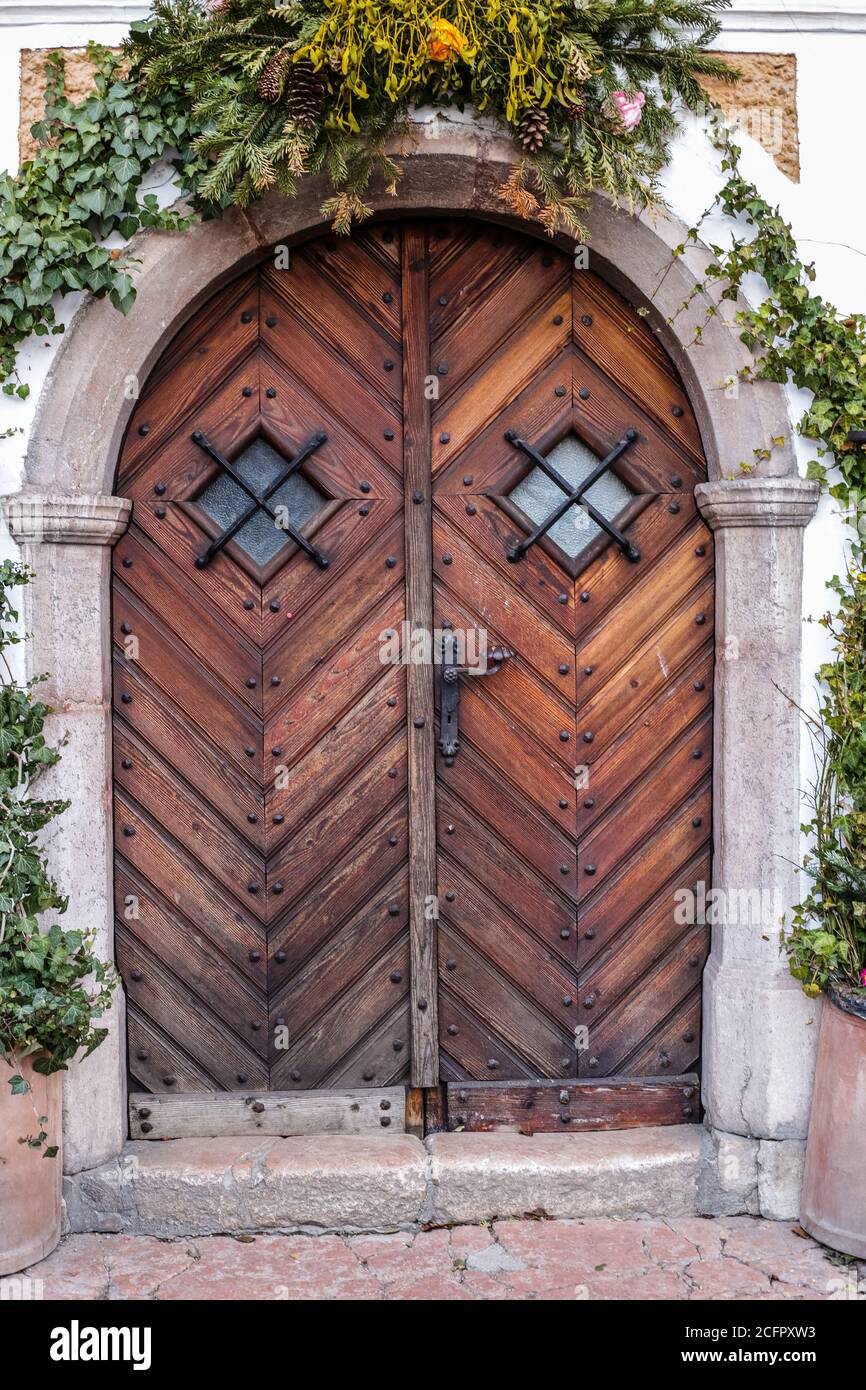 Restaurant entrance decoration hi-res stock photography and images - Alamy