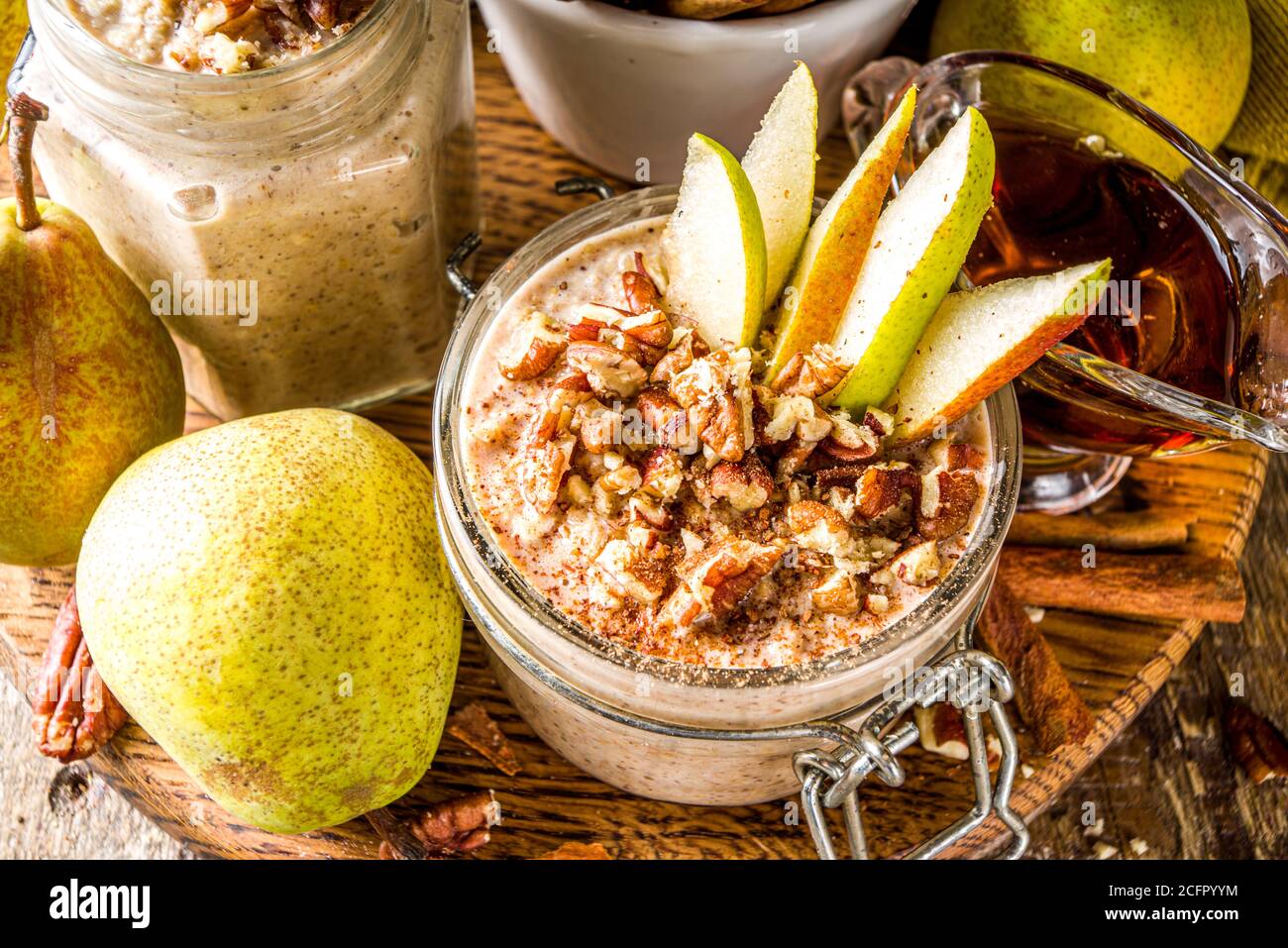 Sweet and spicy autumn breakfast oats recipe, Homemade pear and ...