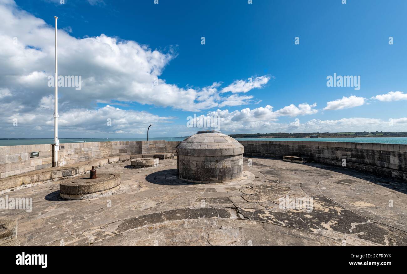 Hurst castle view hi-res stock photography and images - Alamy