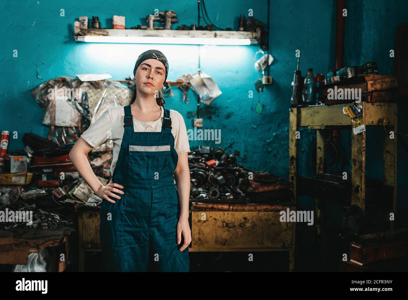 Auto parts factory woman hi-res stock photography and images - Alamy