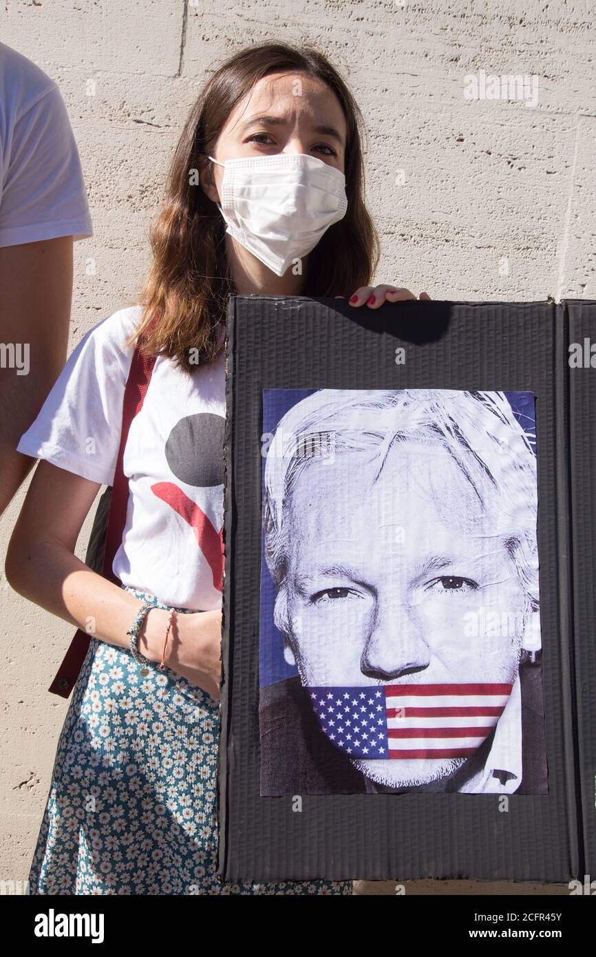Roma, Italy. 07th Sep, 2020. Young activist of International Cultural ...