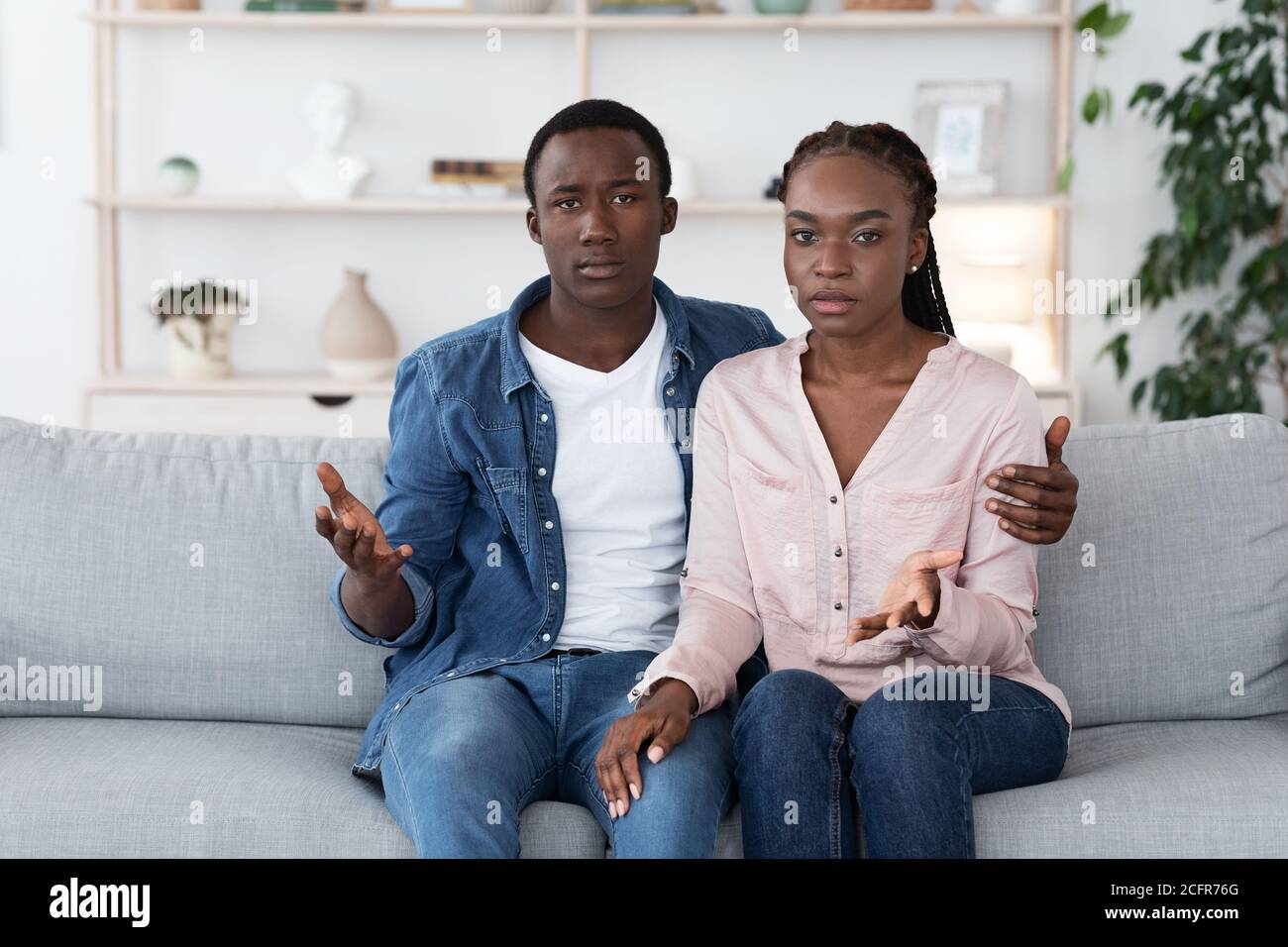 Family suffering hi-res stock photography and images - Alamy