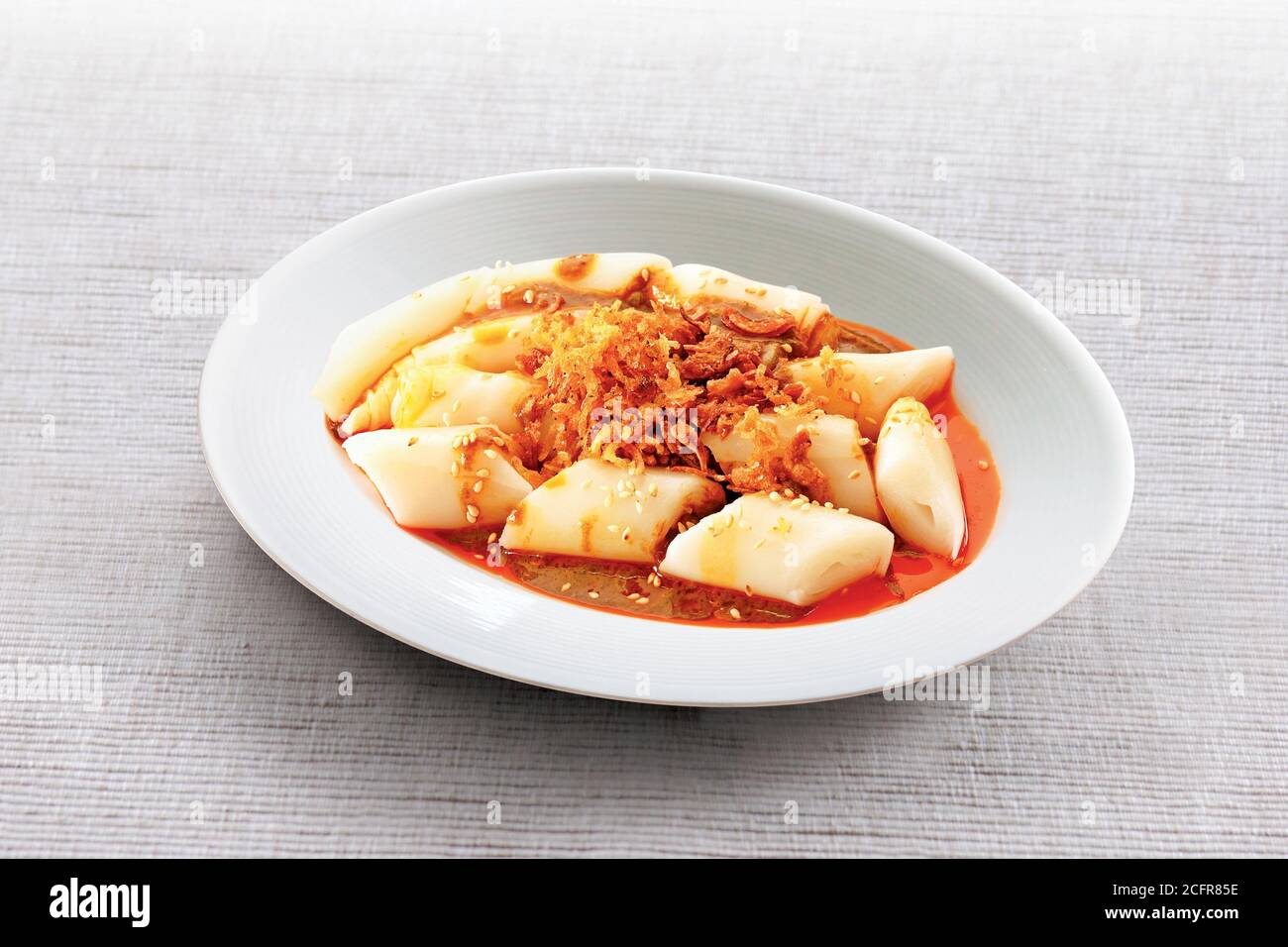 Chee Cheong Fun, Chinese rice noodle roll with curry sauce Stock Photo ...