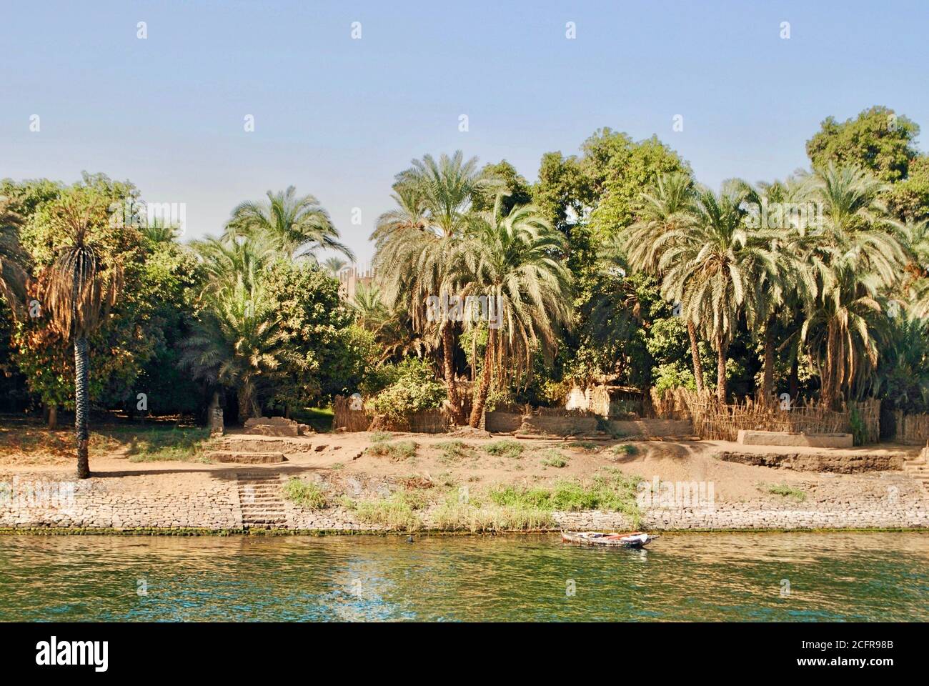 Image of a row boat hi-res stock photography and images - Alamy