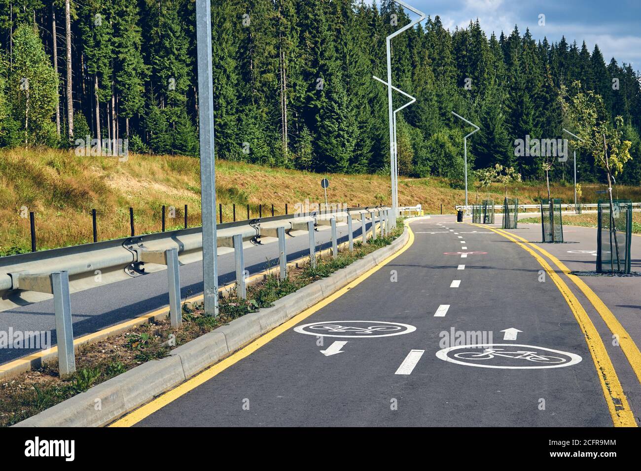 Green painted cycle lane hi-res stock photography and images - Alamy