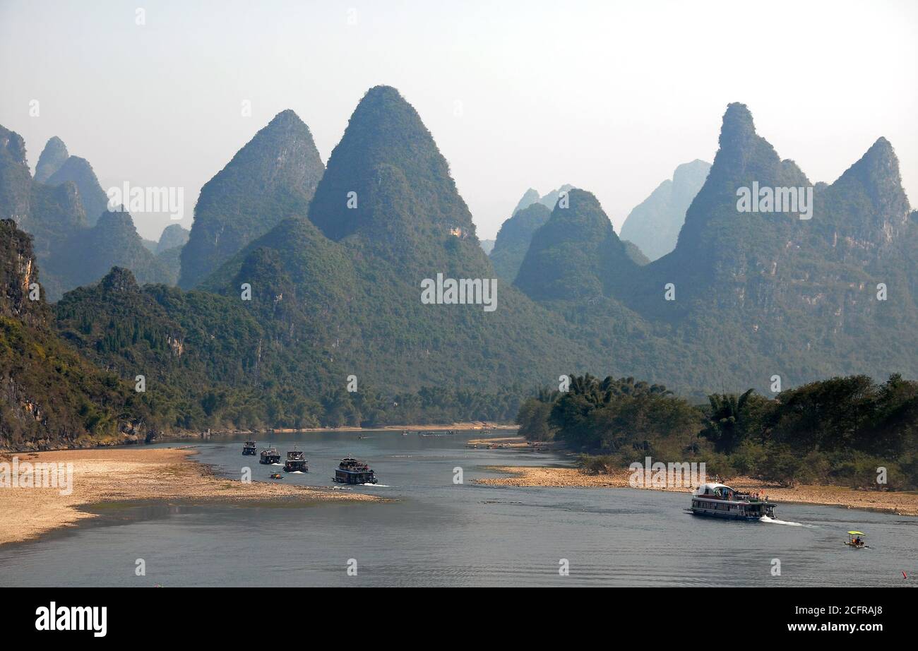 Boats on the Li River between Guilin and Yangshuo in Guangxi Province ...
