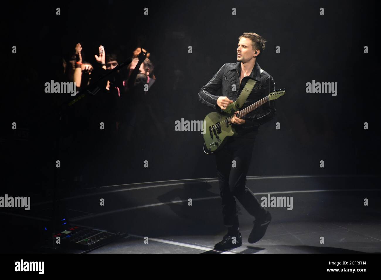 Muse lead singer matthew bellamy hi-res stock photography and images ...