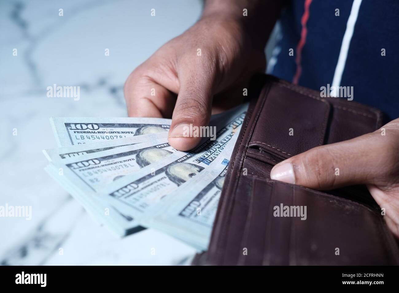 Hand man counting 100 hi-res stock photography and images - Alamy