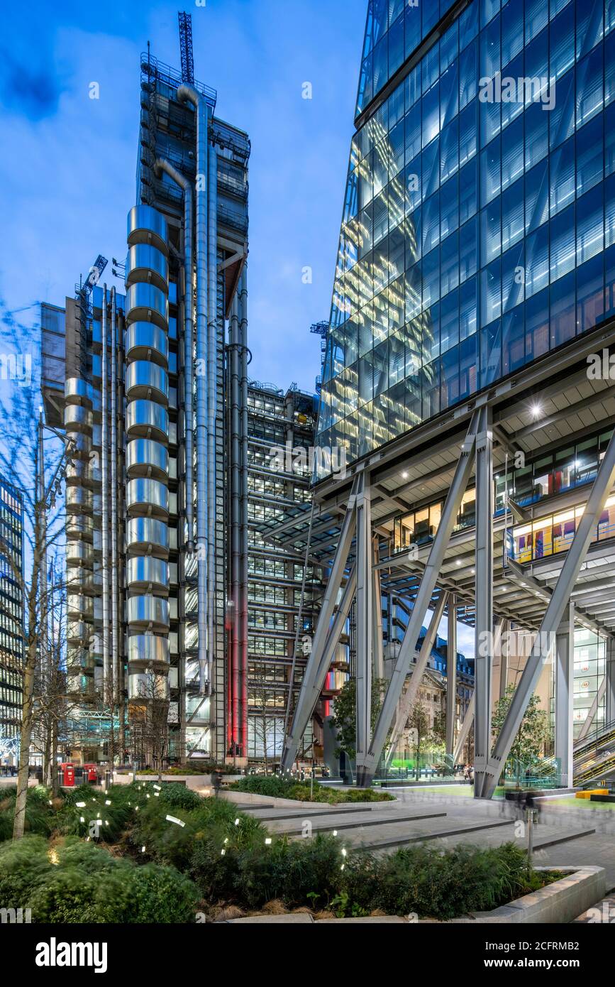 Looking south west across Aviva Plaza on St. Mary Axe to Fenchurch ...