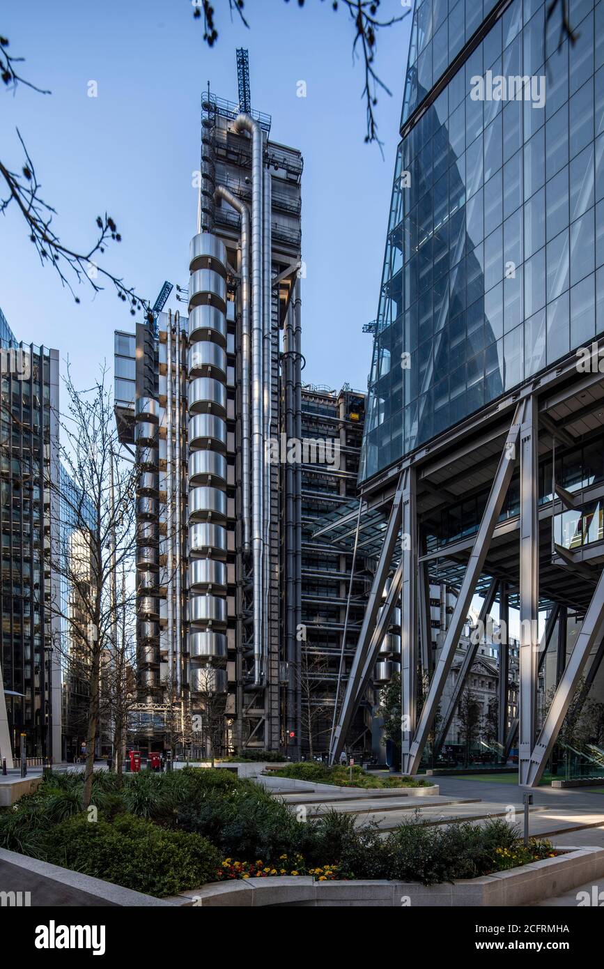 Looking south west across Aviva Plaza on St. Mary Axe to Fenchurch ...