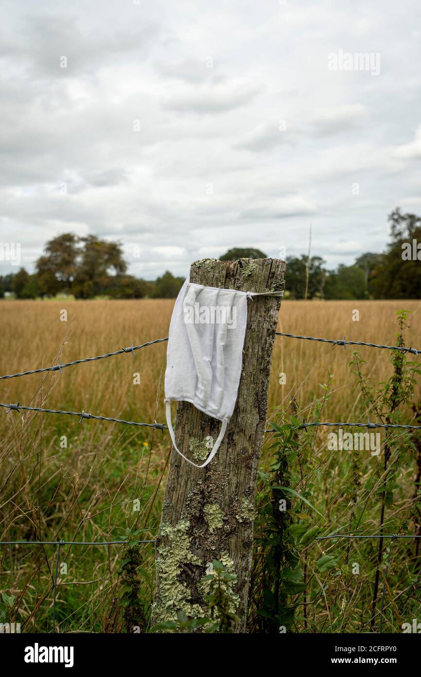 Dirty covid mask hi-res stock photography and images - Alamy