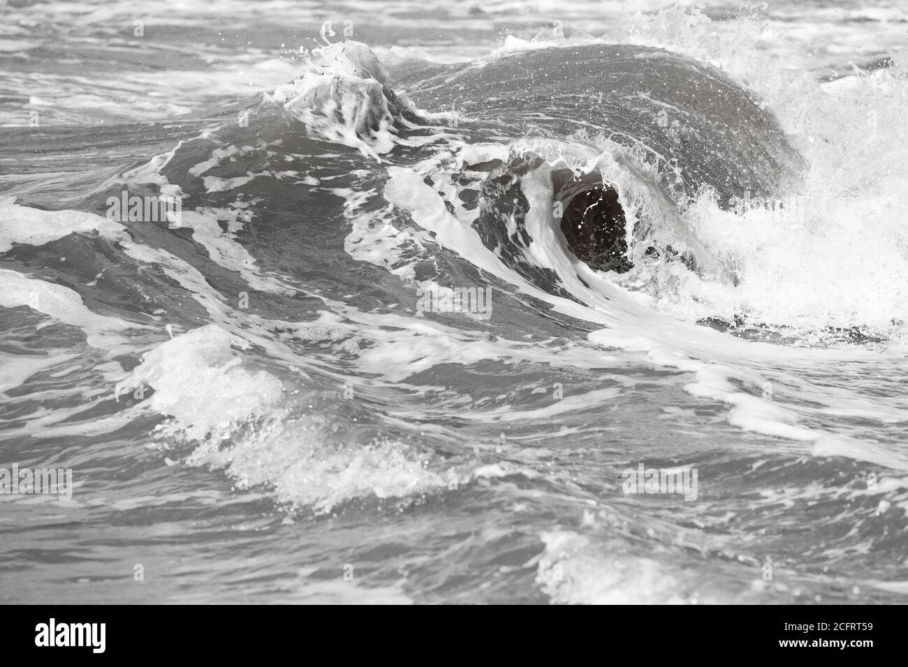 Close up crashing waves turbulent hi-res stock photography and images ...