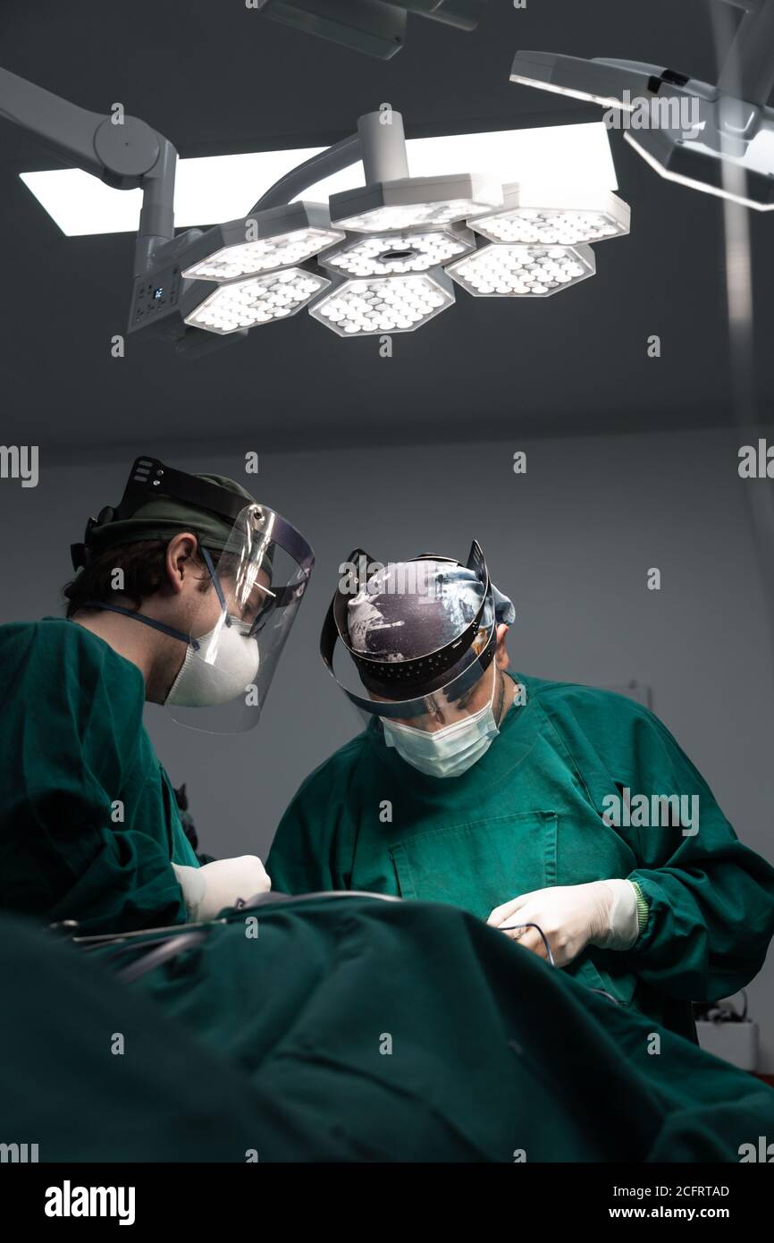 Operanting hi-res stock photography and images - Alamy