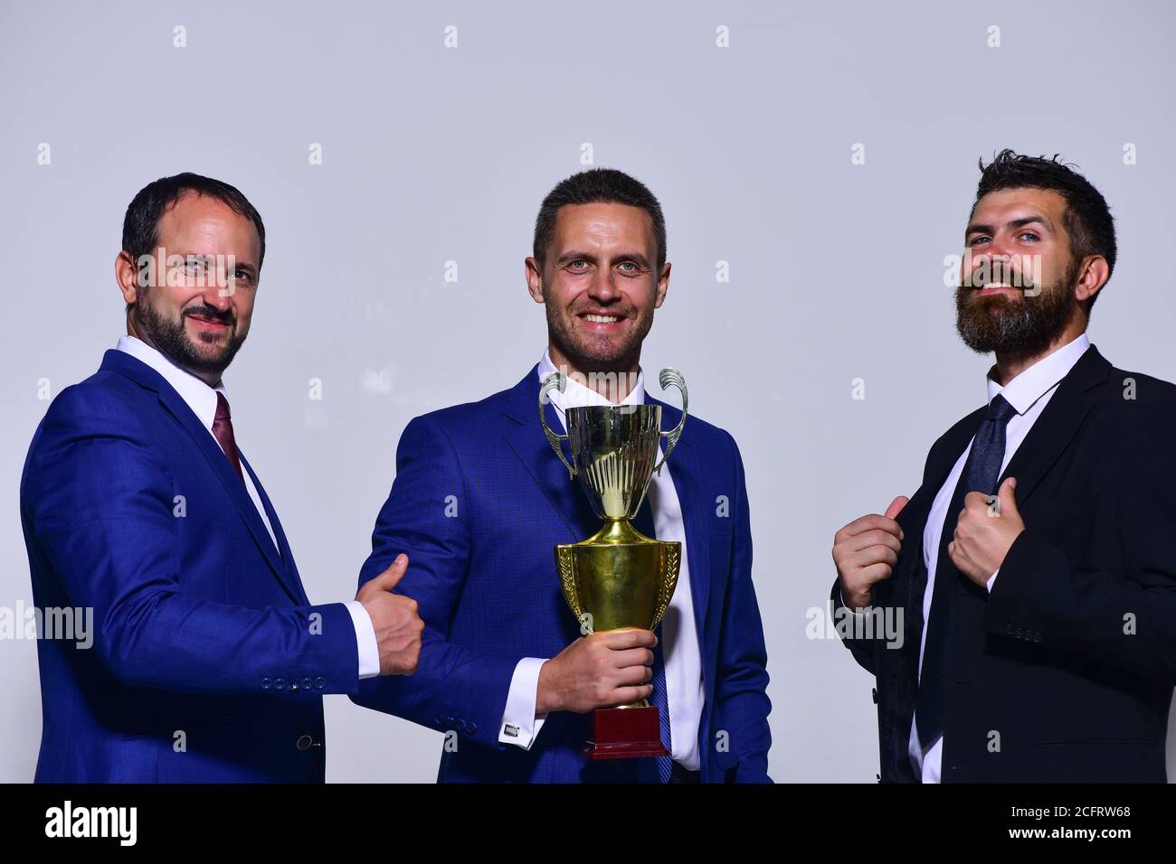Men in suits at award show hi-res stock photography and images - Alamy