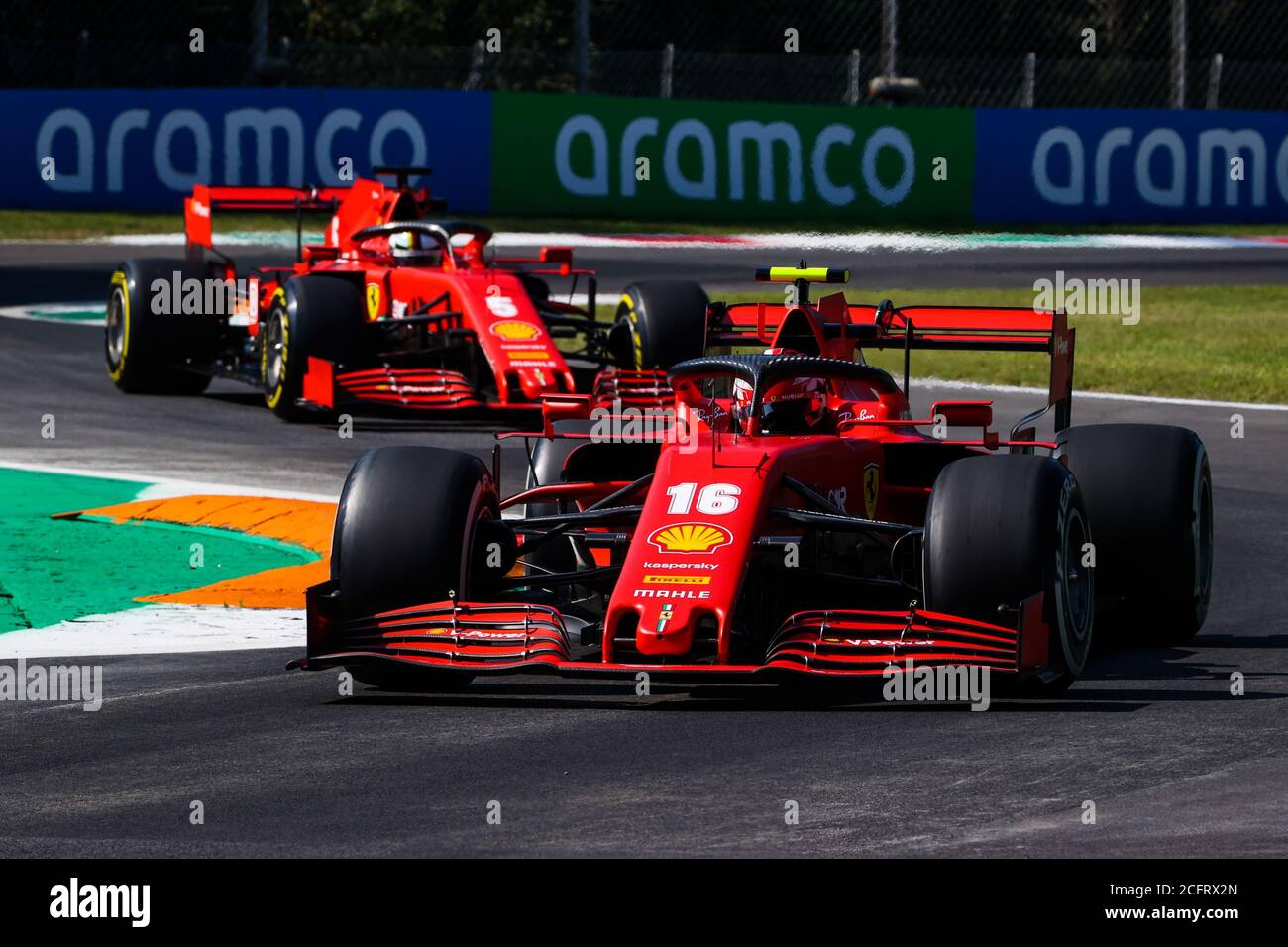 16 LECLERC Charles (mco), Scuderia Ferrari SF1000, 05 VETTEL Sebastian (ger), Scuderia Ferrari ...