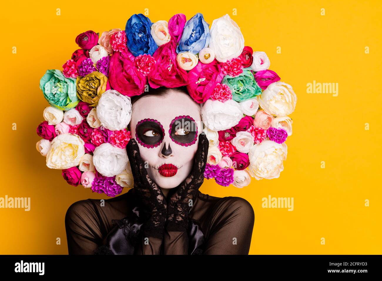 Close-up portrait of her she nice-looking glamorous beautiful lady ...