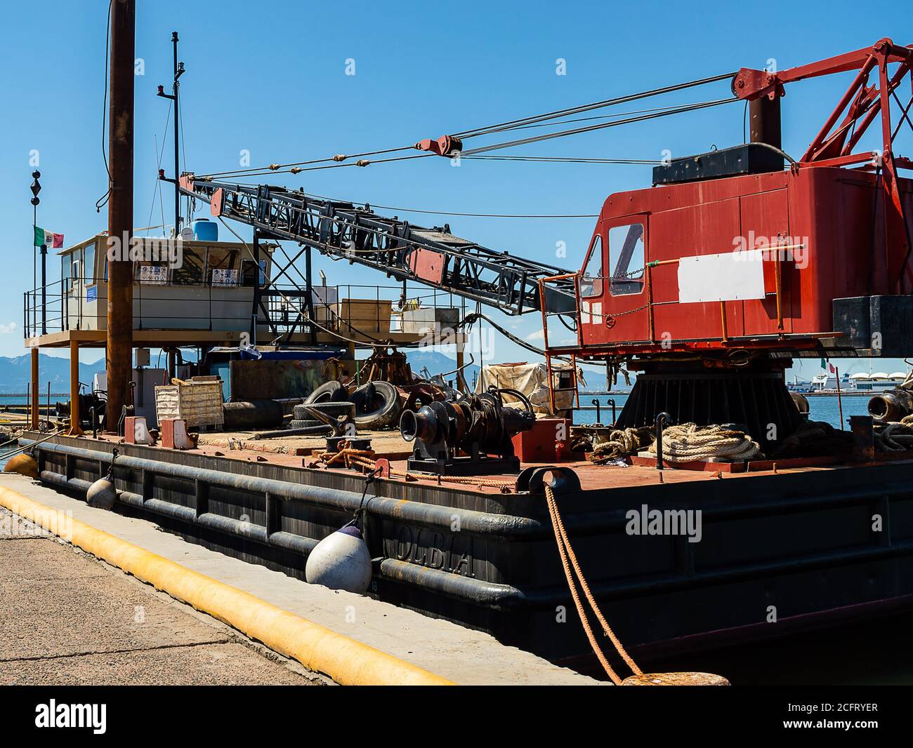 Crane lifting a boat hi-res stock photography and images - Alamy