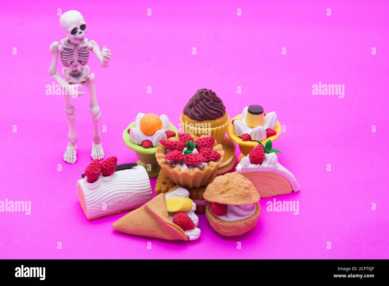 Halloween skeleton eating hi-res stock photography and images - Alamy