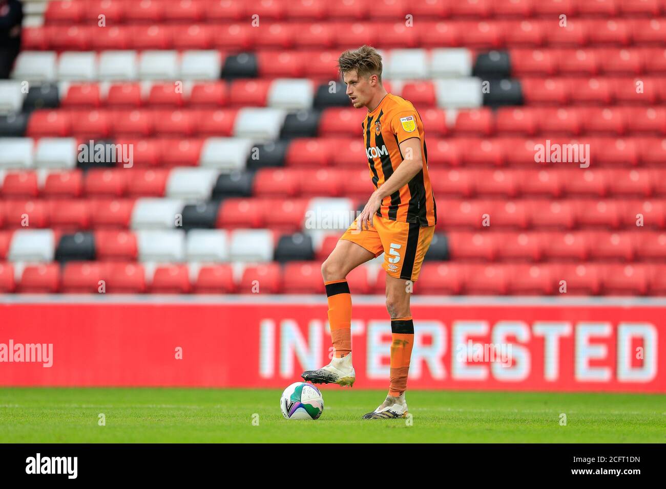 Reece Burke (5) of Hull City in possession Stock Photo - Alamy