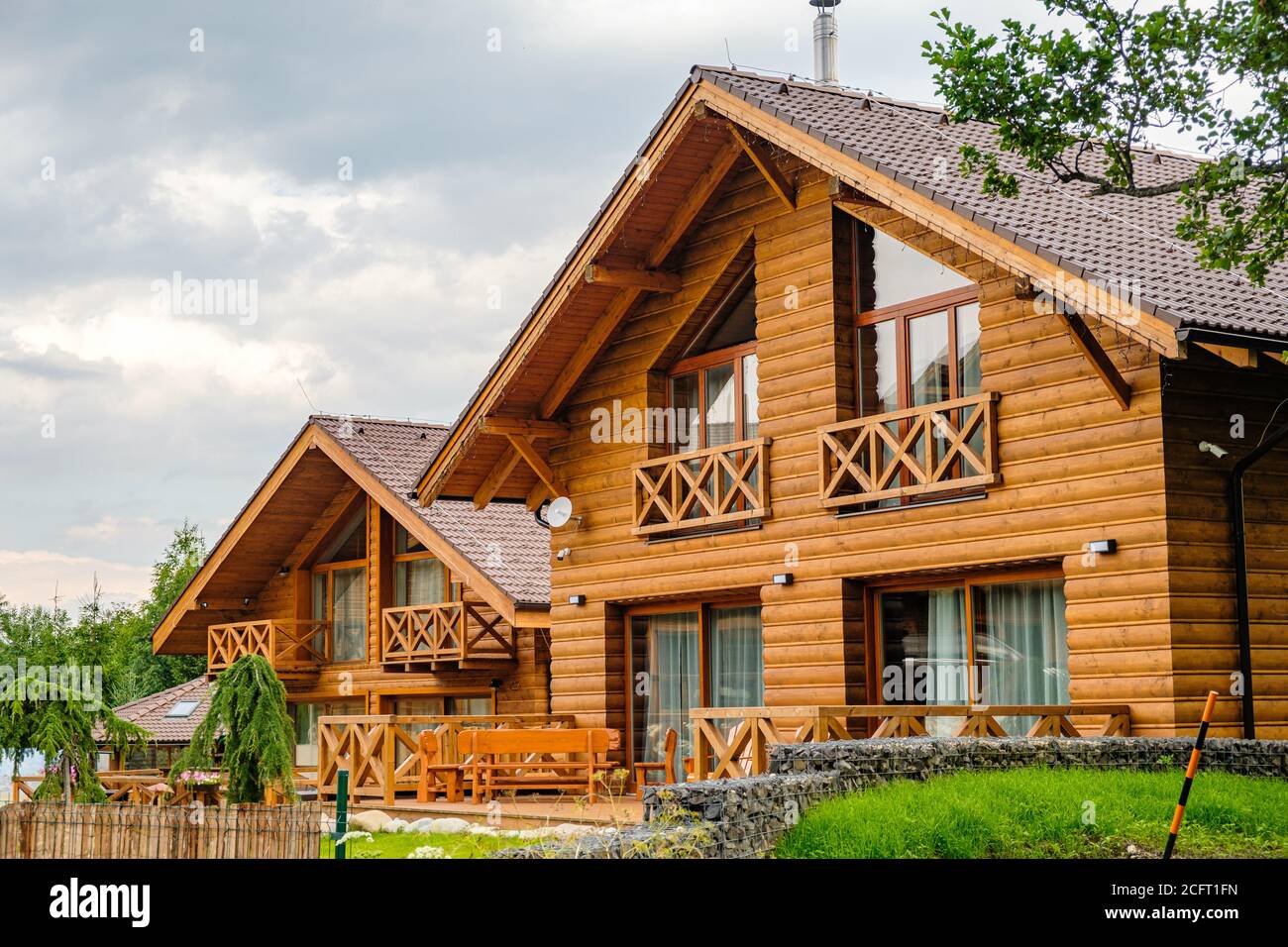 Modern houses with big windows hi-res stock photography and images - Alamy