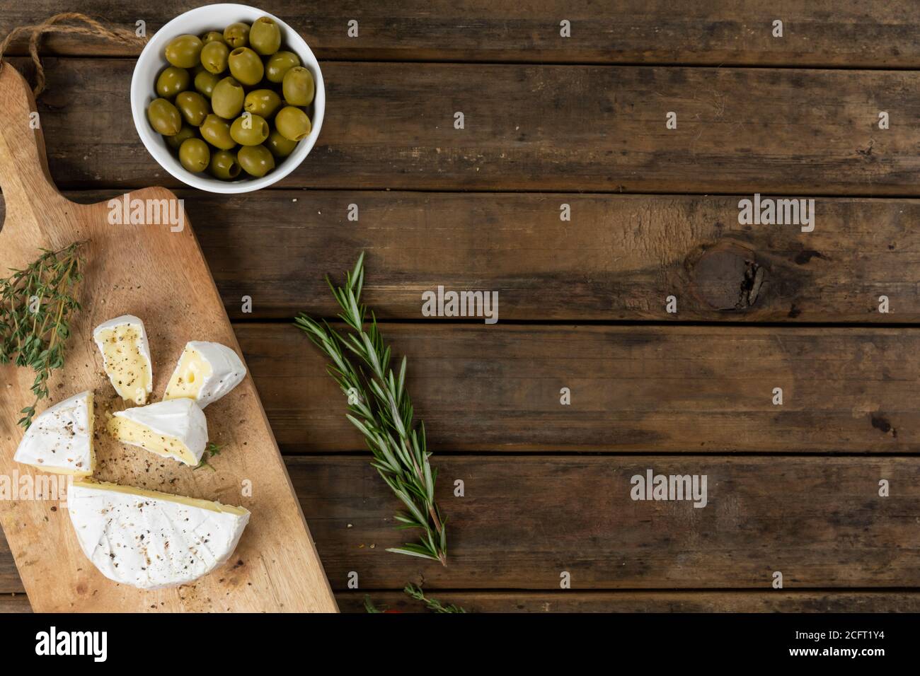 Olive board hi-res stock photography and images - Alamy