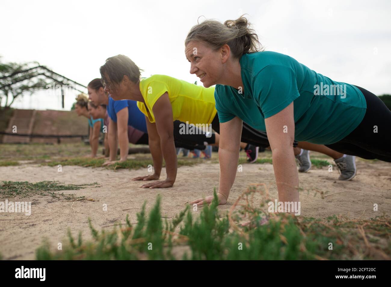 Group exercise camp hi-res stock photography and images - Alamy