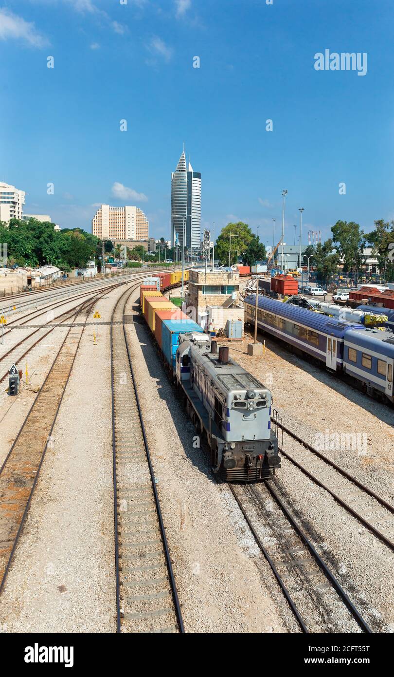 Israel railroad station hi-res stock photography and images - Alamy