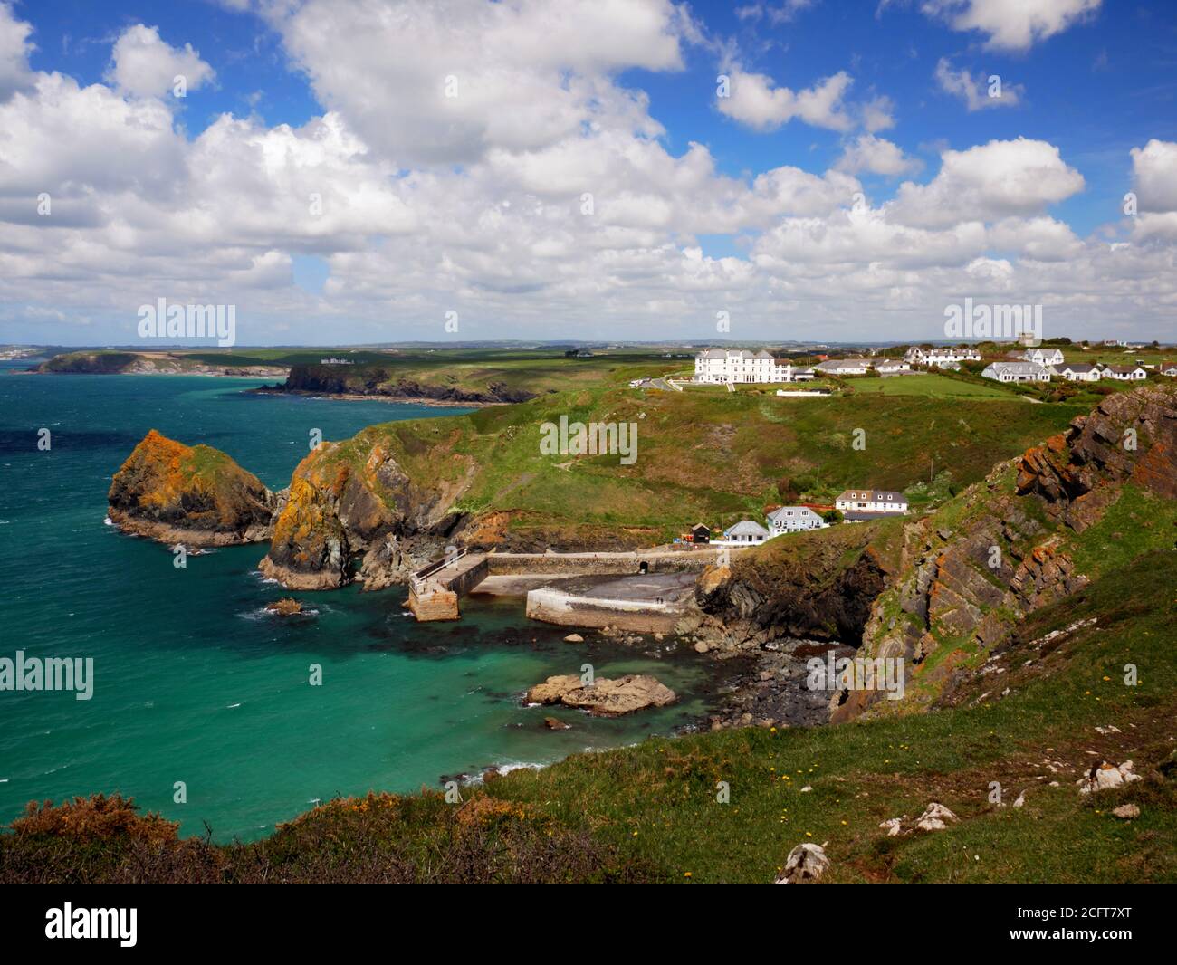 Mullion harbour hi-res stock photography and images - Alamy