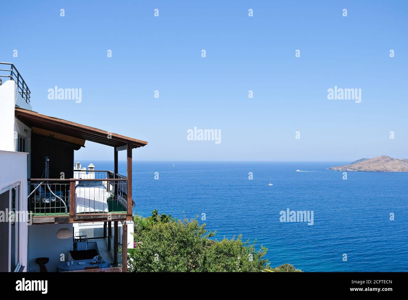 Villa view water hi-res stock photography and images - Alamy