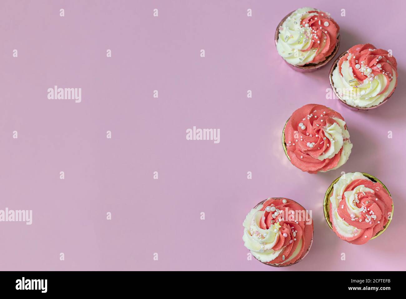 Cupcakes top view hi-res stock photography and images - Alamy