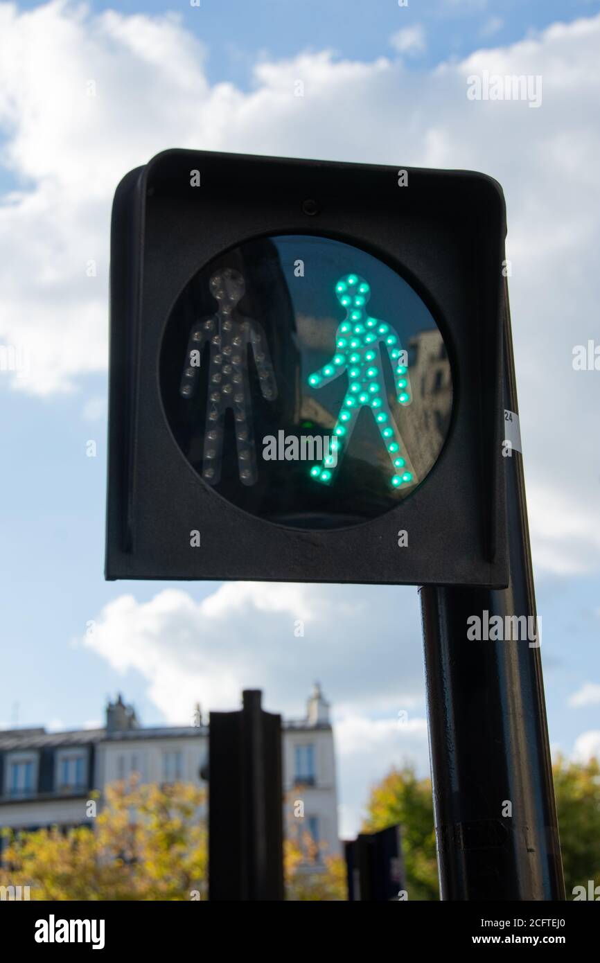 Pedestrian crossing green traffic light meaning "crossing allowed ...