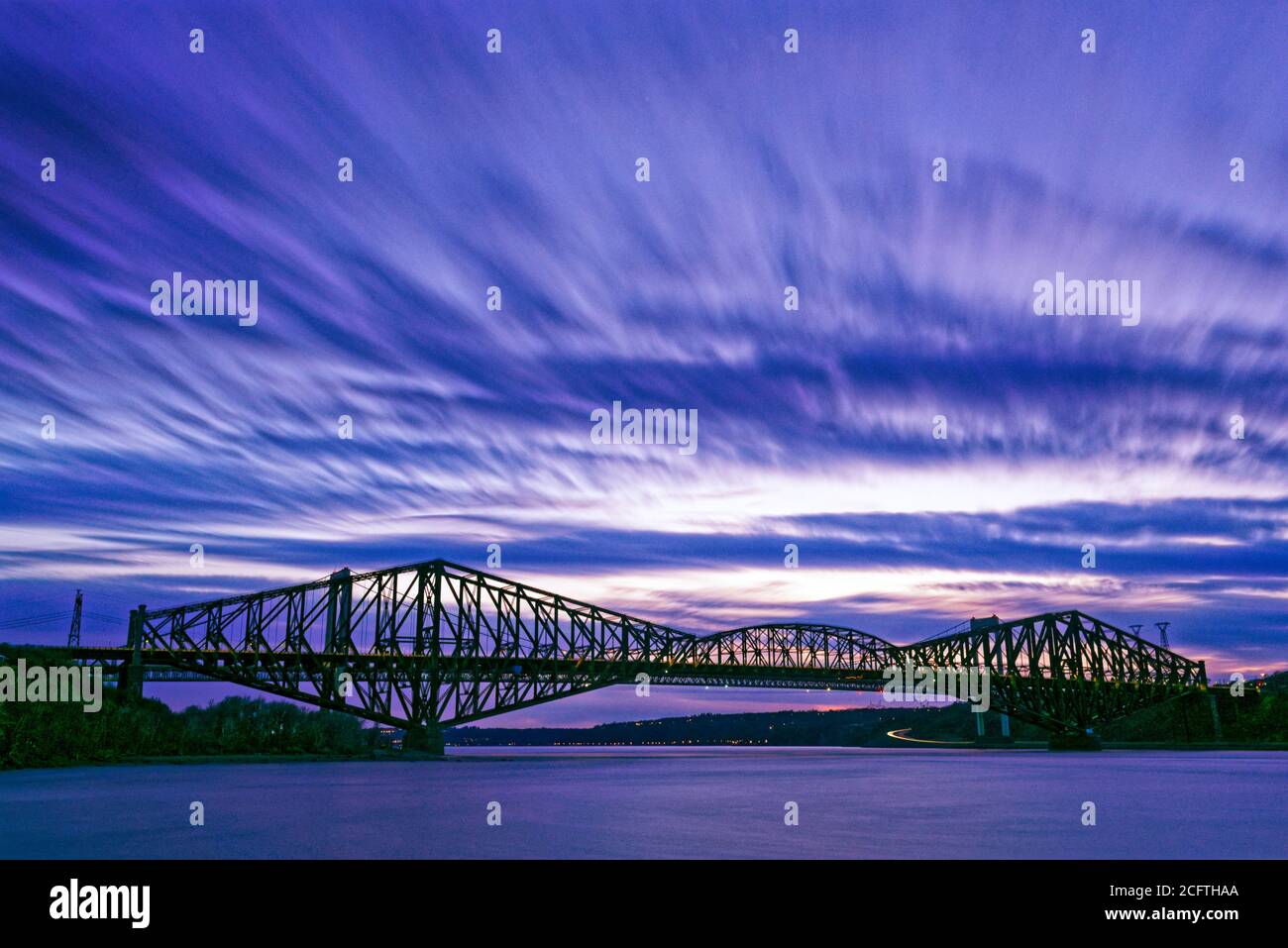 Pont saint laurent hi-res stock photography and images - Alamy