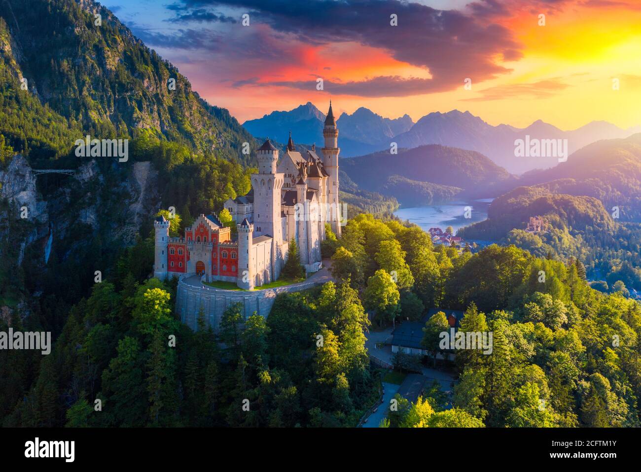 Schloss neuschwanstein images hi-res stock photography and images - Alamy
