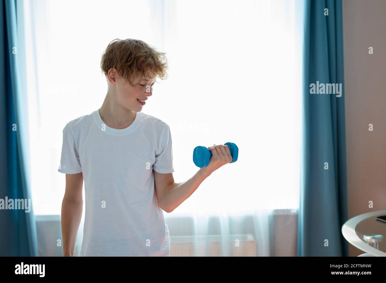 Teenager gym one person boy hi-res stock photography and images - Alamy