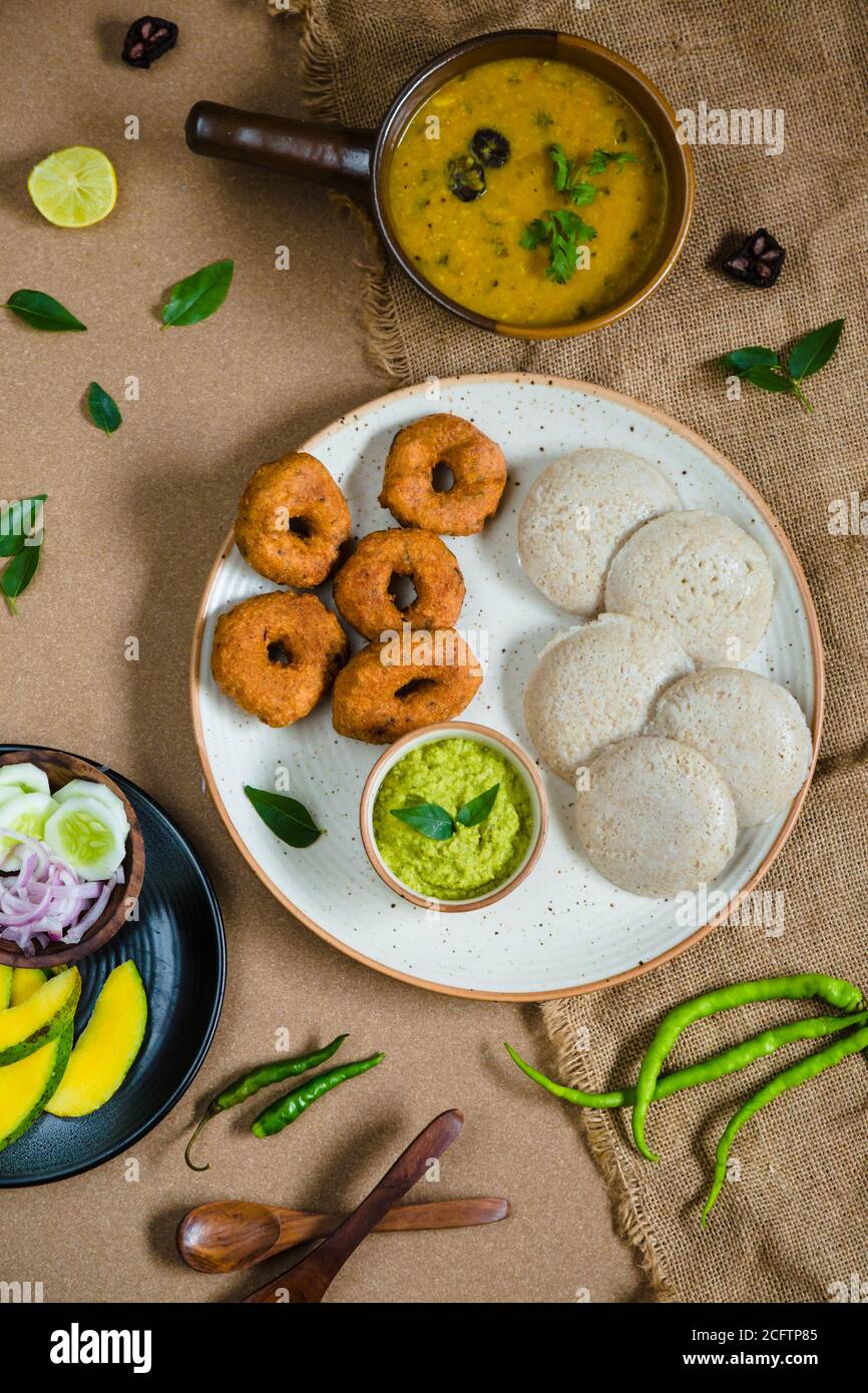 Idli and vada hi-res stock photography and images - Alamy