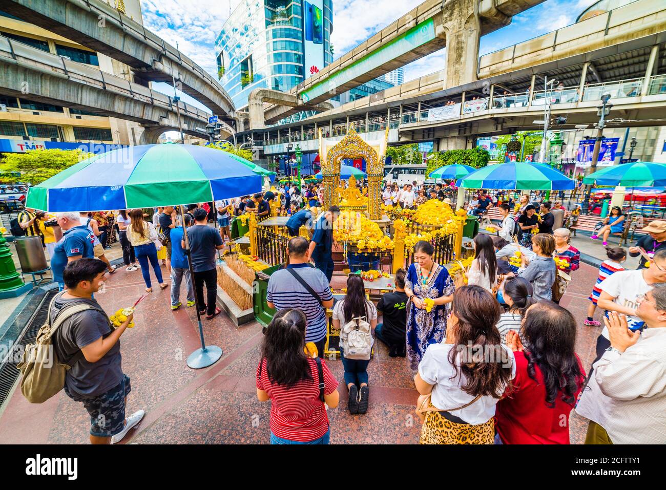 BANGKOK, THAILAND - DECEMBER 16, 2018 - Many Tourist and Local People ...