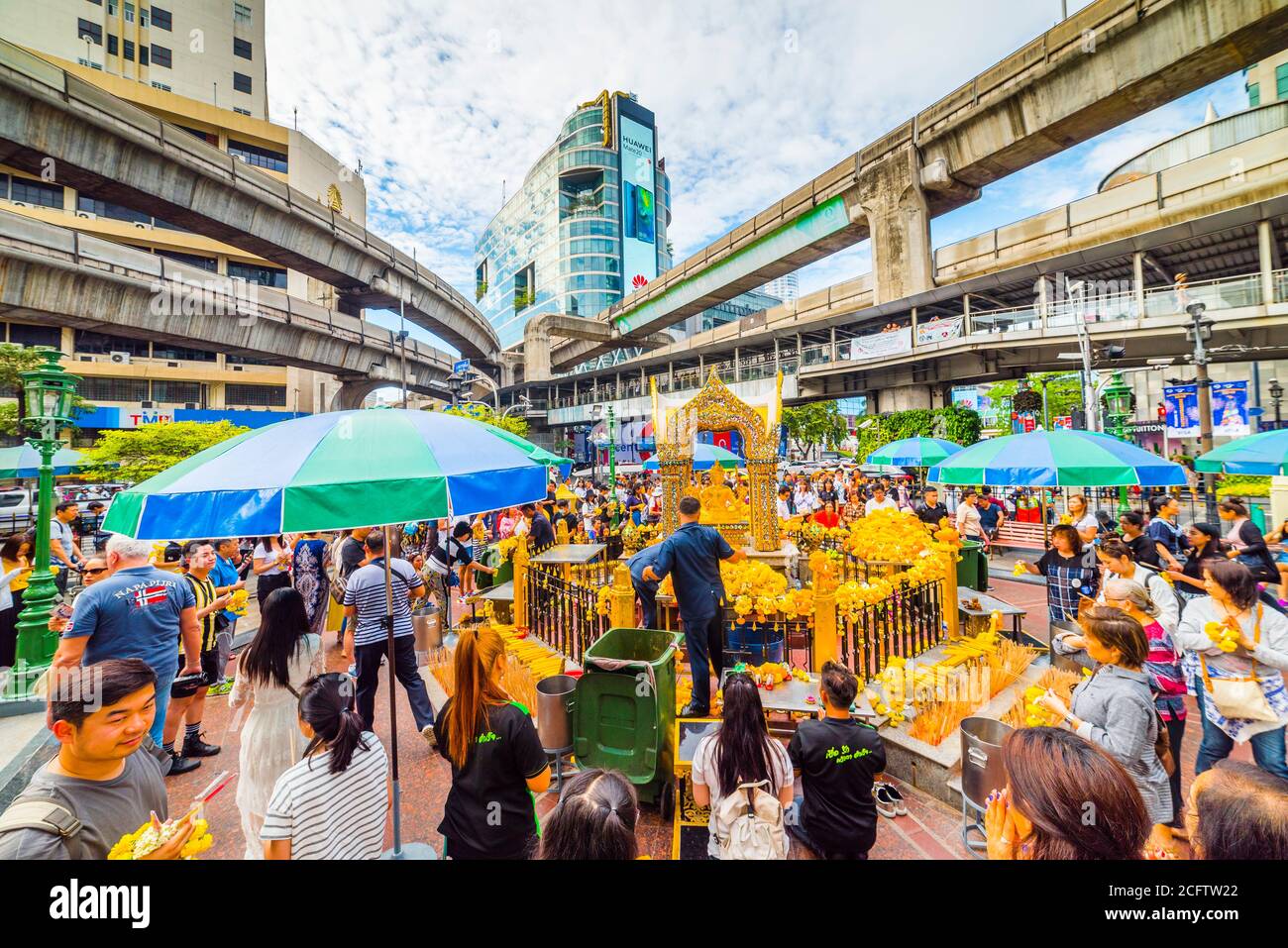 BANGKOK, THAILAND - DECEMBER 16, 2018 - Many Tourist and Local People ...
