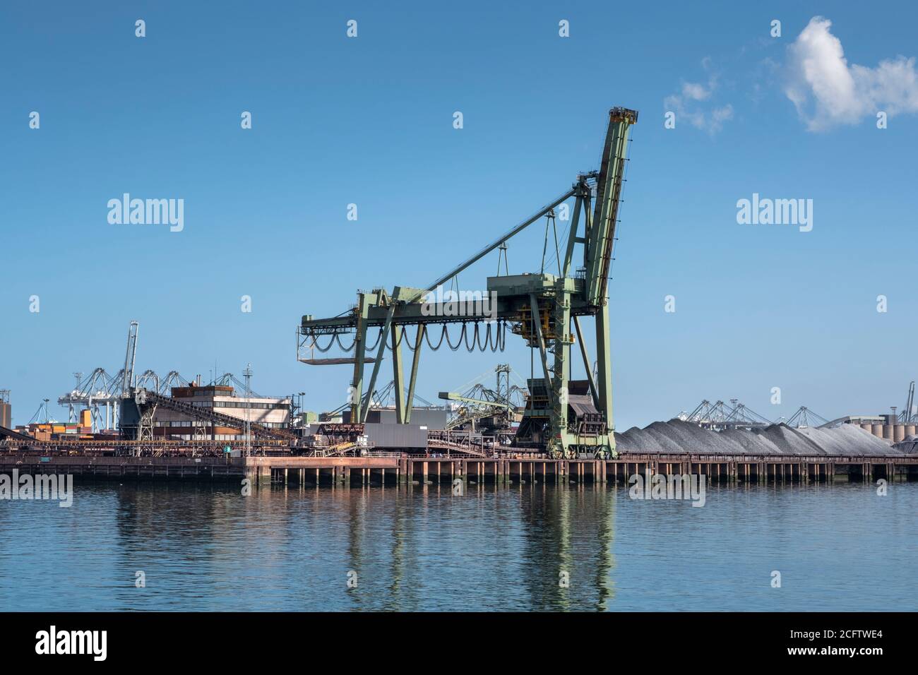 Type of cargo terminal and cranes, berths for transshipment of bulk ...