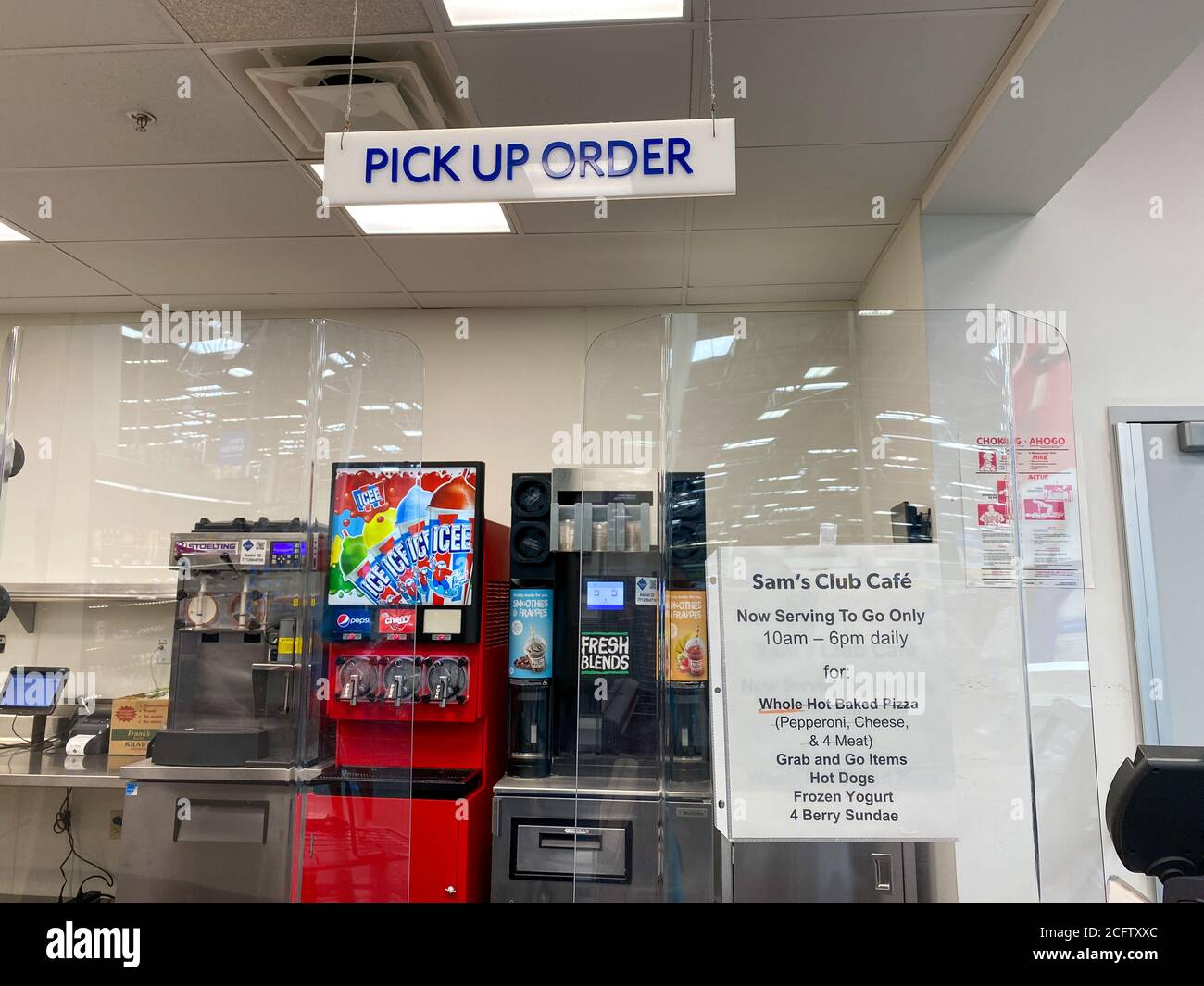 Pizza store interior hi-res stock photography and images - Alamy