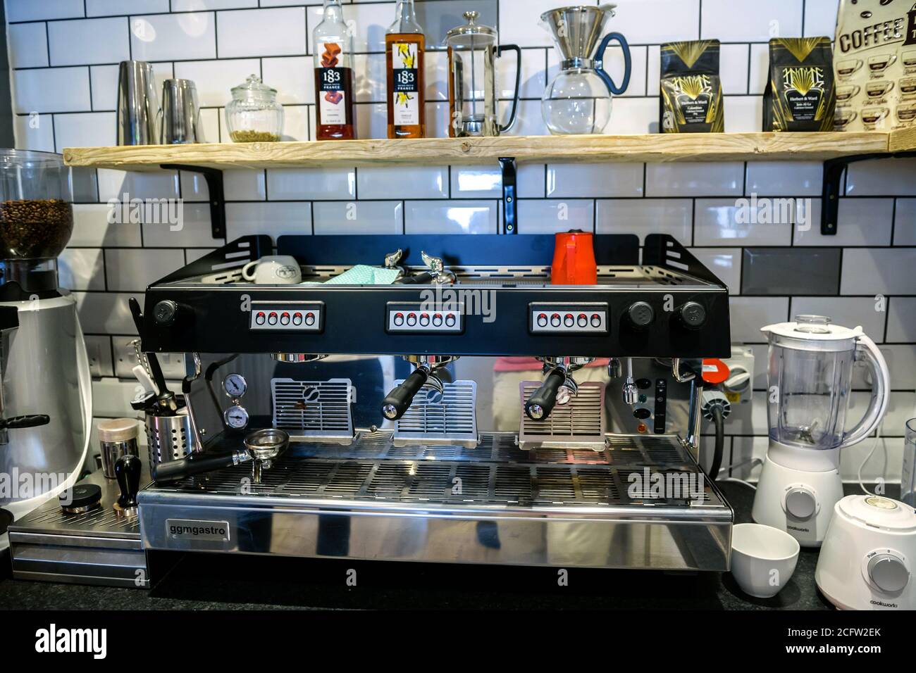 Coffeee machine hi-res stock photography and images - Alamy