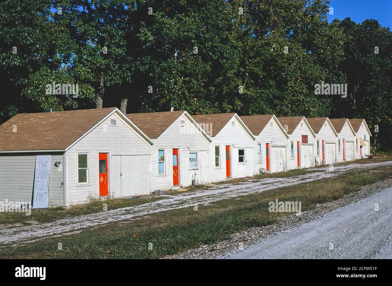 1980s motel cabins hi-res stock photography and images - Alamy