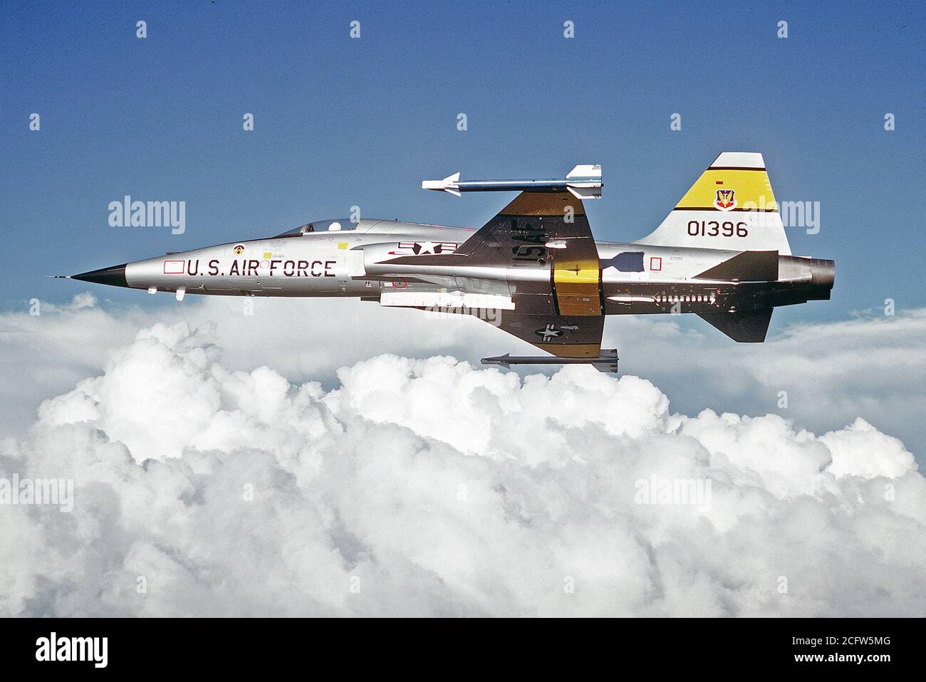 5 jet airplanes hi-res stock photography and images - Alamy