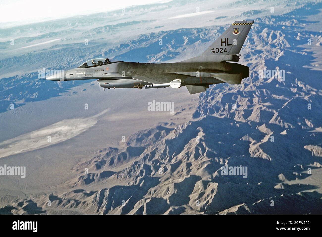 Side View F 16 Falcon Jet High Resolution Stock Photography and Images ...